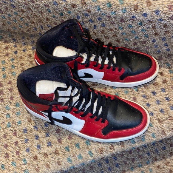 Jordan | Shoes | Has A Scuff Mark On The Left Shoe | Poshmark